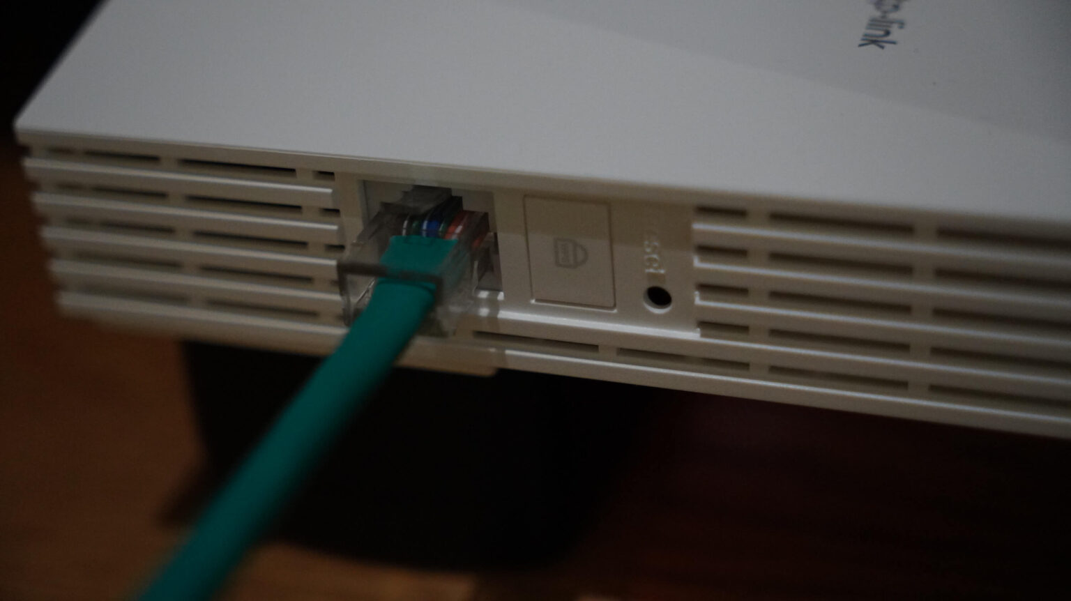 【TP-Link RE700Xレビュー】家の通信環境が安定・高速になったサテライトルーター！ | Neet Blog